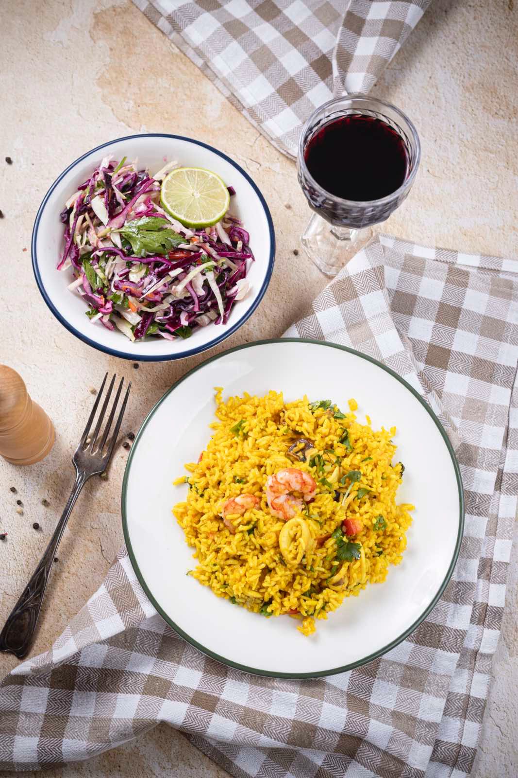 Paelja sa gamborima i lignjama – Cantina Mediterraneo