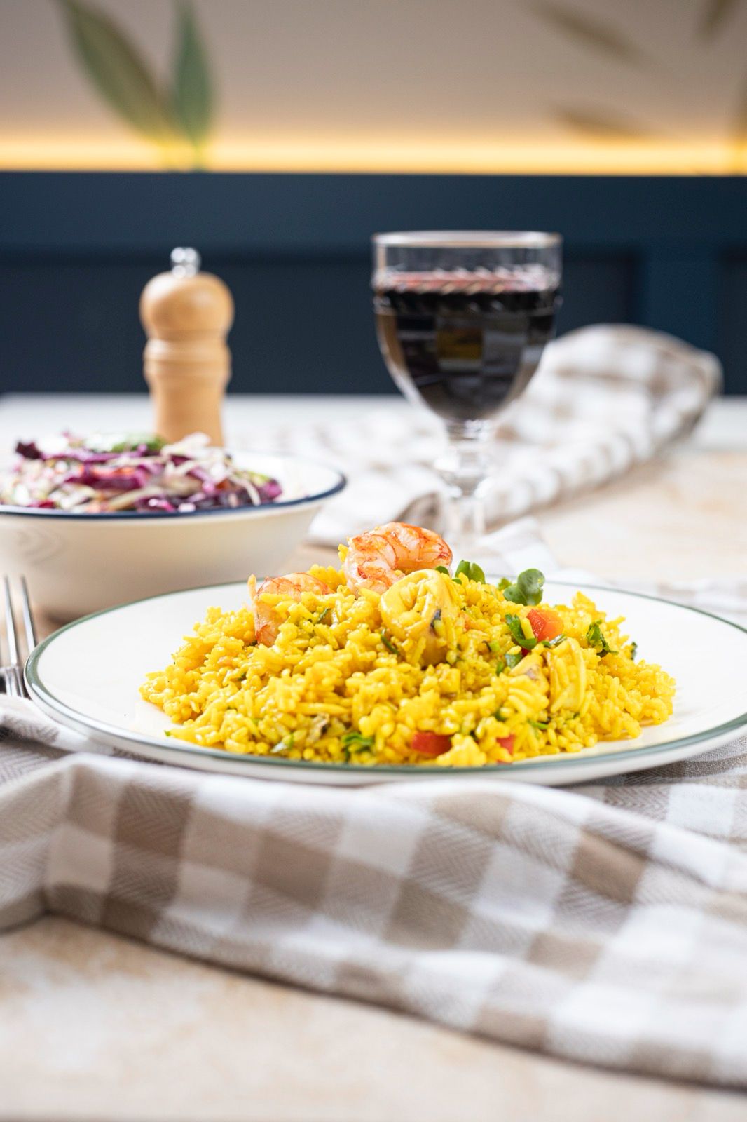 Paelja sa gamborima i lignjama – Cantina Mediterraneo